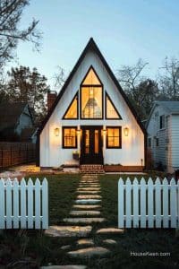 39 Small TRIANGULAR House concepts That Just Works (Pictures)
