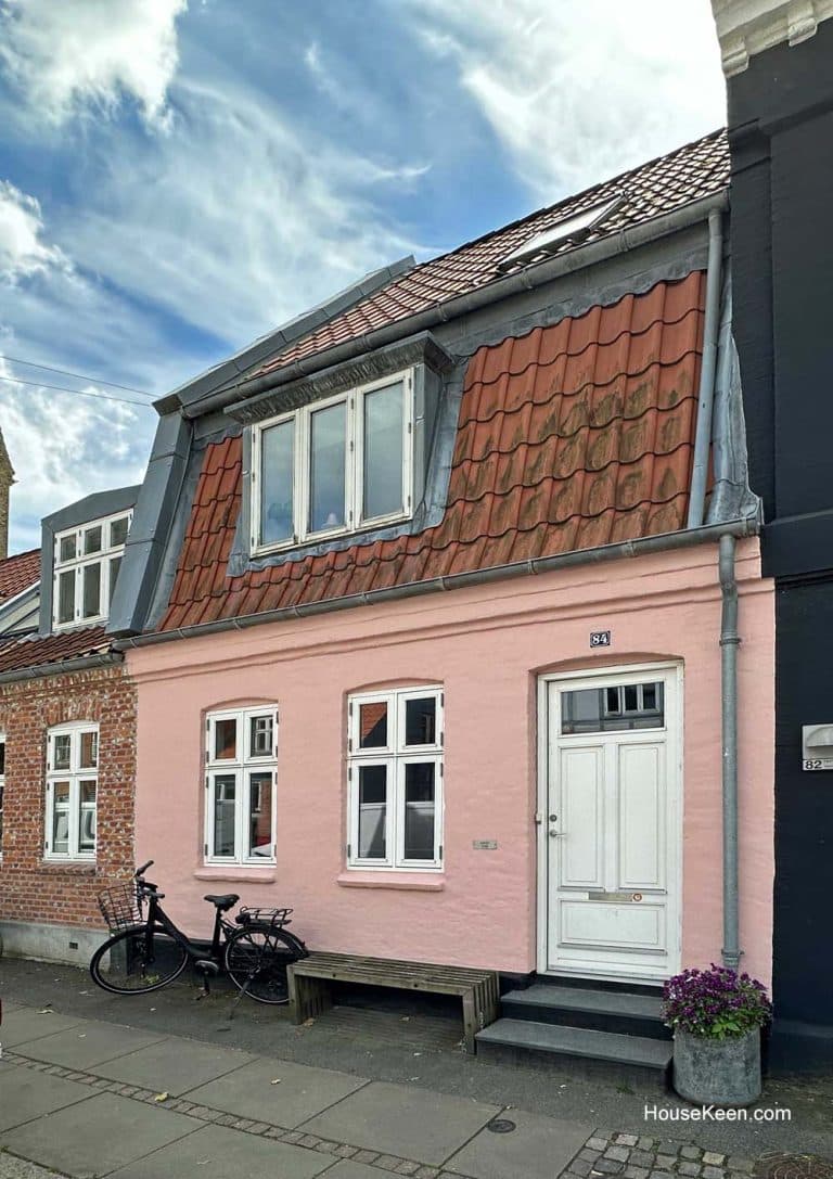 6 Pink Houses That Are The Cutest (Image Series)