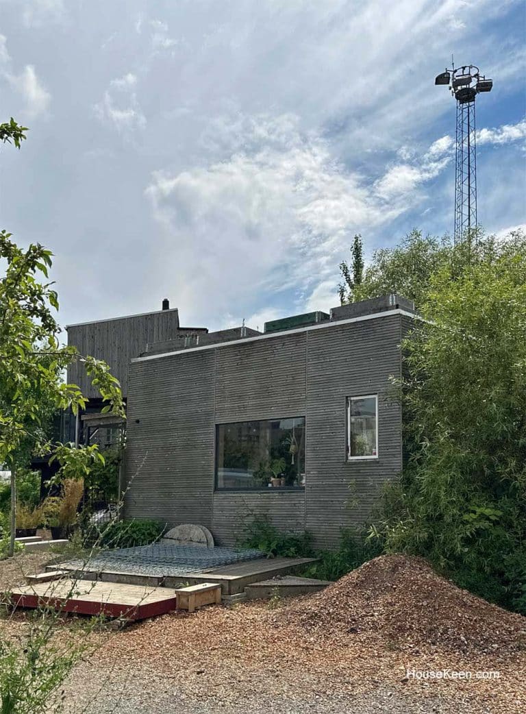 6 Amazing small House Concepts With Roof-Top Terraces